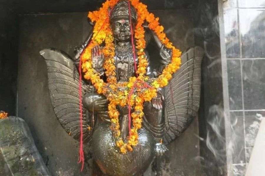 Powerful Mantra For Shani Dev: Find Blessing & Protection